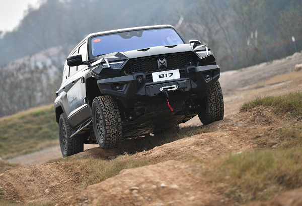 猛士917获得国内首张越野性能认证证书-新华网