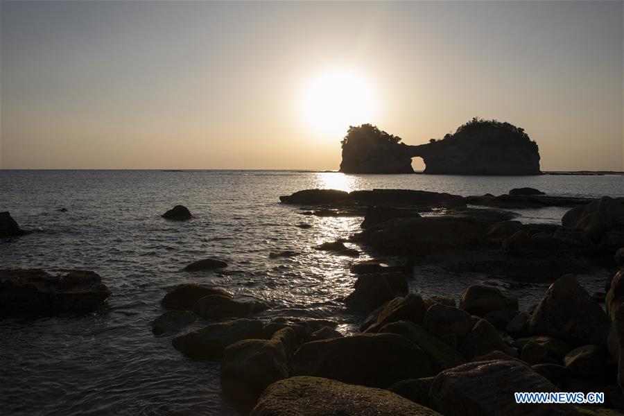Sunset scenery of Japan's Engetsu Island_English__China Youth International