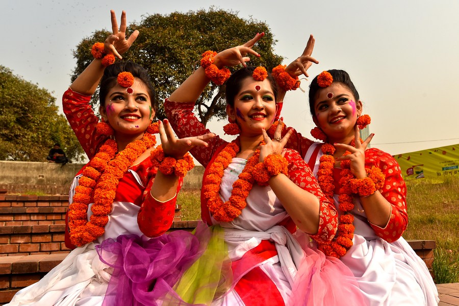 Asia Album Bangladeshis Celebrate Valentine s Day And Pohela Falgun Asia Album Bangladeshis Celebrate Valentine s Day And Pohela Falgun