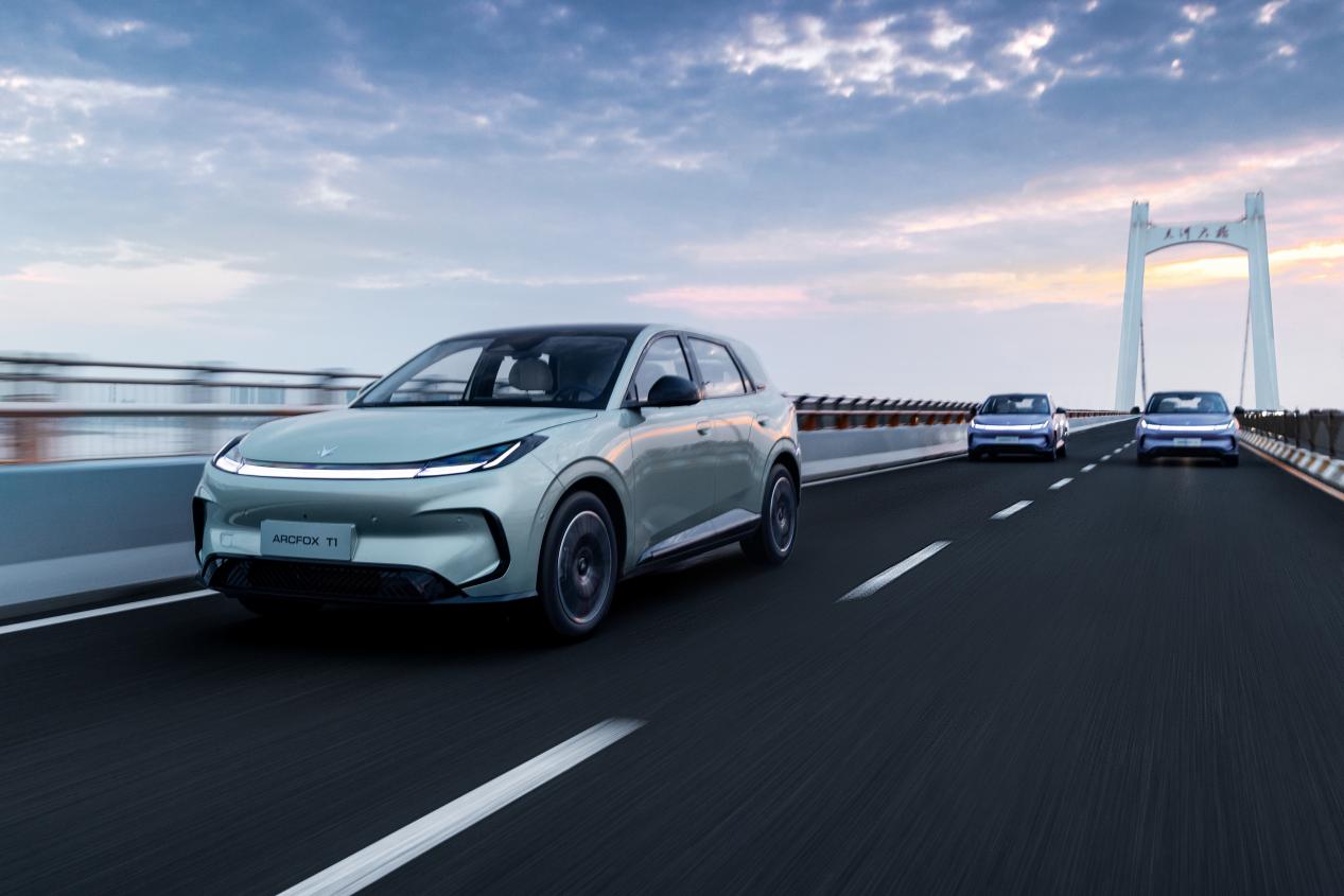 极狐T1：精品之姿重塑A0级纯电市场新格局-新华网