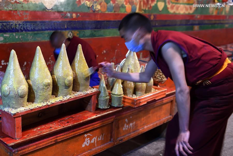 In pics: Gandan Temple in China's Tibet - Xinhua | English.news.cn