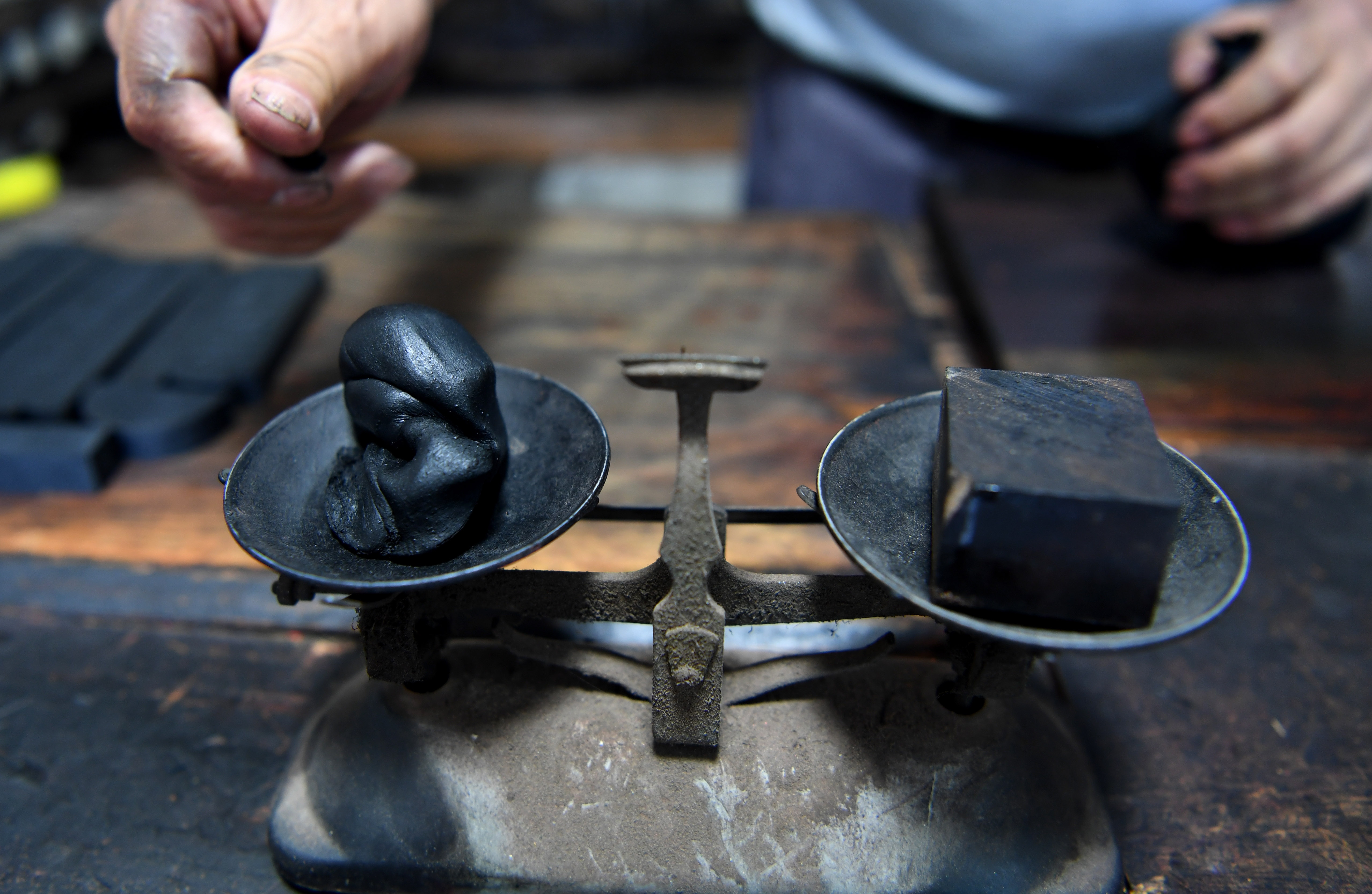 Inkstick maker, culture inheritor, heritage promoter - Xinhua | English ...