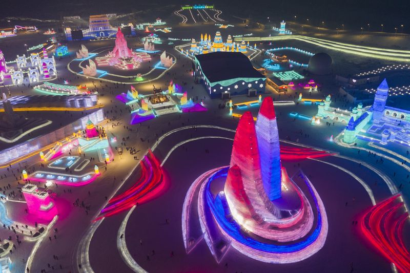 See How China's Largest Ice & Snow Theme Park Constructed in 17 Days ...