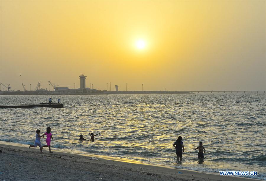 Sunset scenery in Kuwait City - Xinhua | English.news.cn
