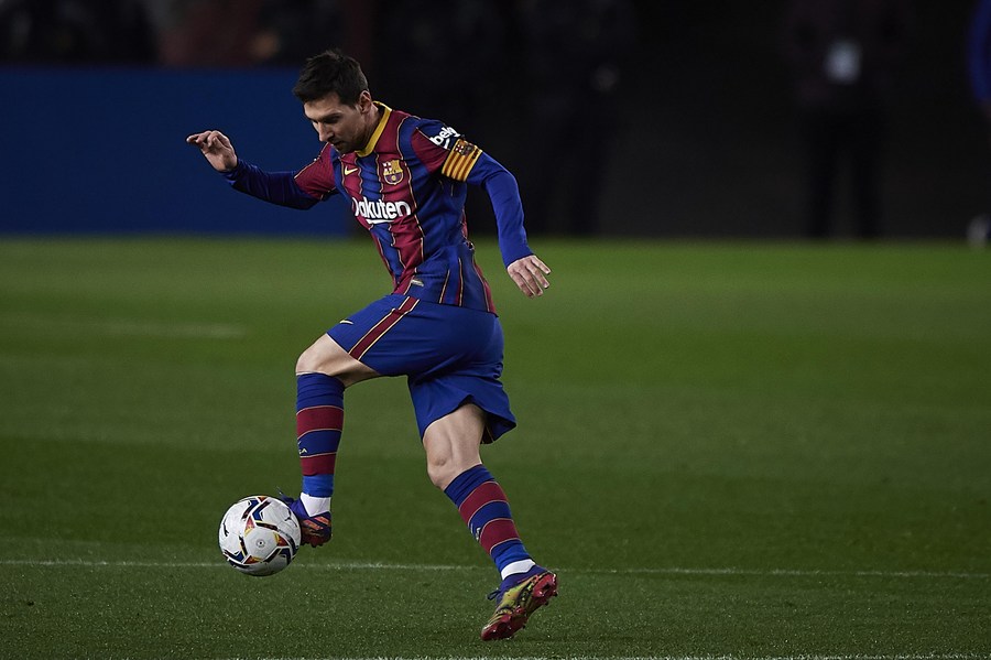 Messi Shooting The Ball