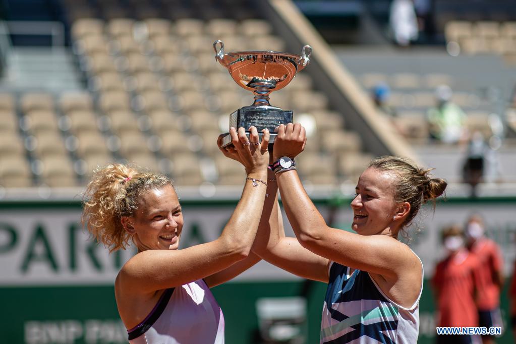 French Open: highlights of women's doubles final - Xinhua | English.news.cn