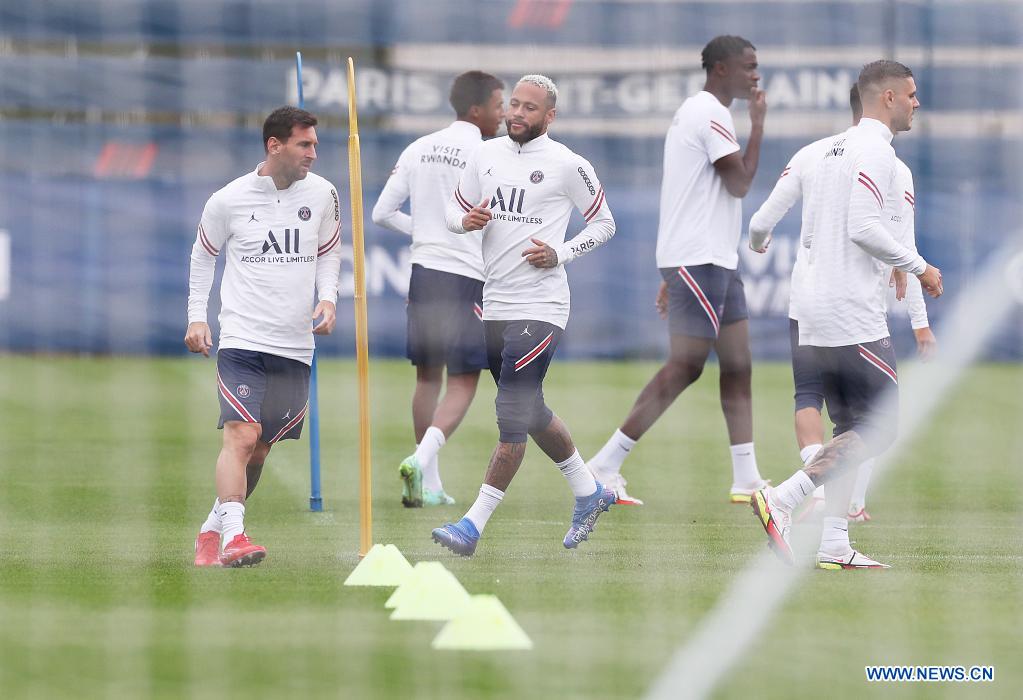 In pics: training session at Paris Saint-Germain football club's ...
