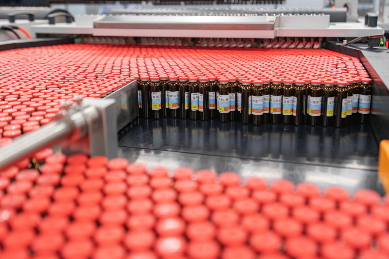 元旦小长假流感防护别放松，出行带着中成药或是好选择-新华网