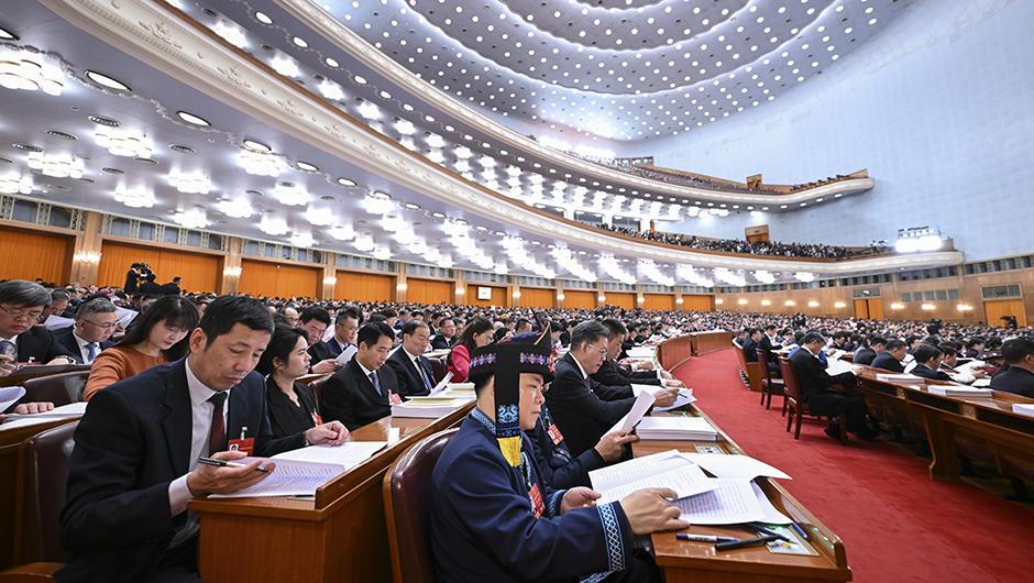 新华网现场直播：十四届全国人大四次会议开幕会