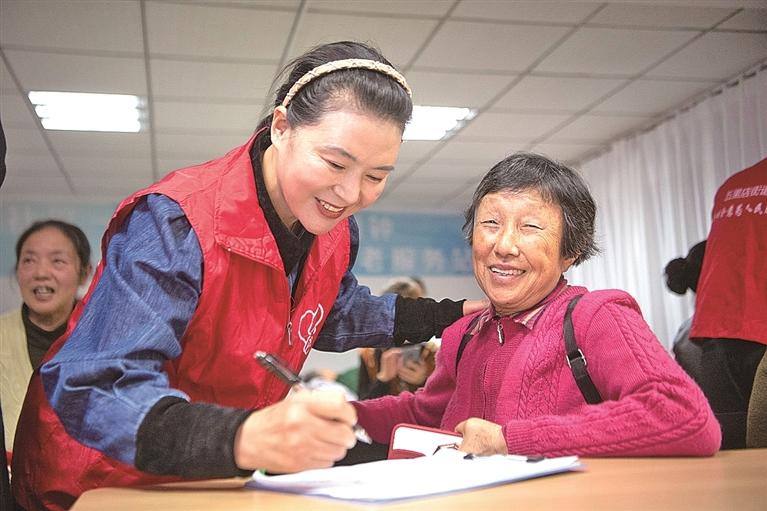 一场温情的代际对话留住的不仅仅是岁月记忆-新华网