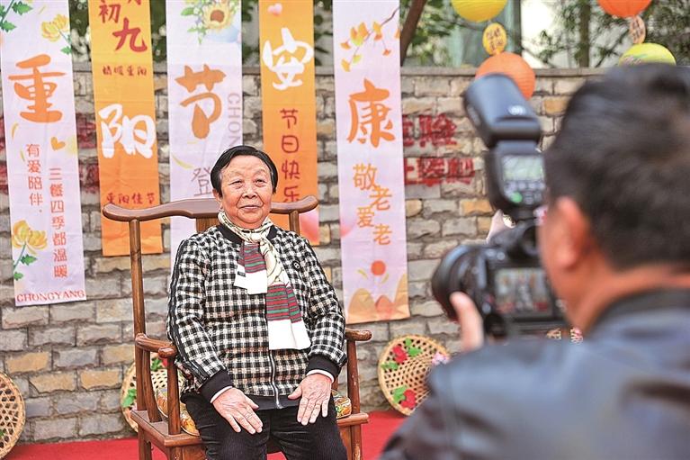 一场温情的代际对话留住的不仅仅是岁月记忆-新华网